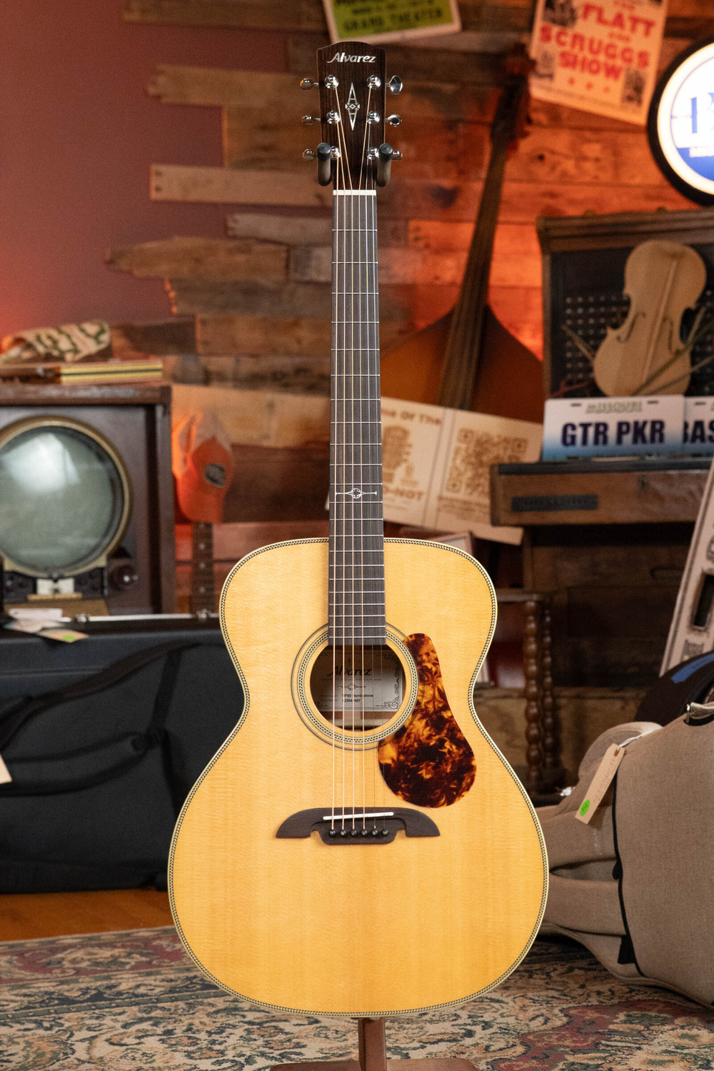 Alvarez Masterworks Series MF60 Herringbone Sitka/African Mahogany Orc